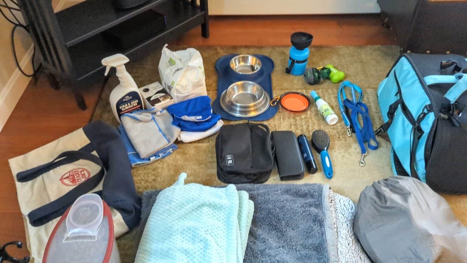 Traveling Cross Country with a Dog: Great Travel Hacks + Guide - Pets ...